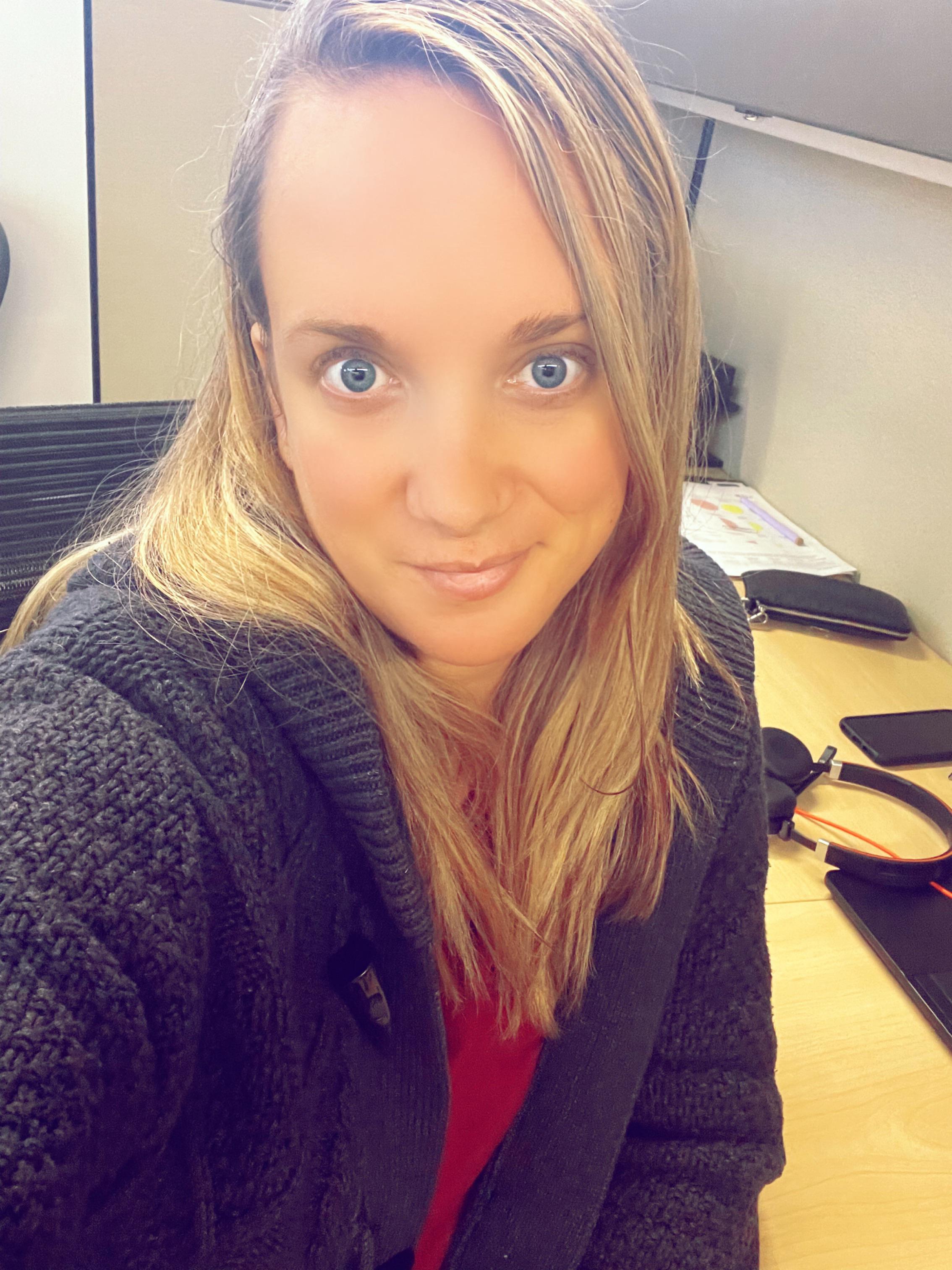 Blue eyed Bella- 💋 | Scrolller