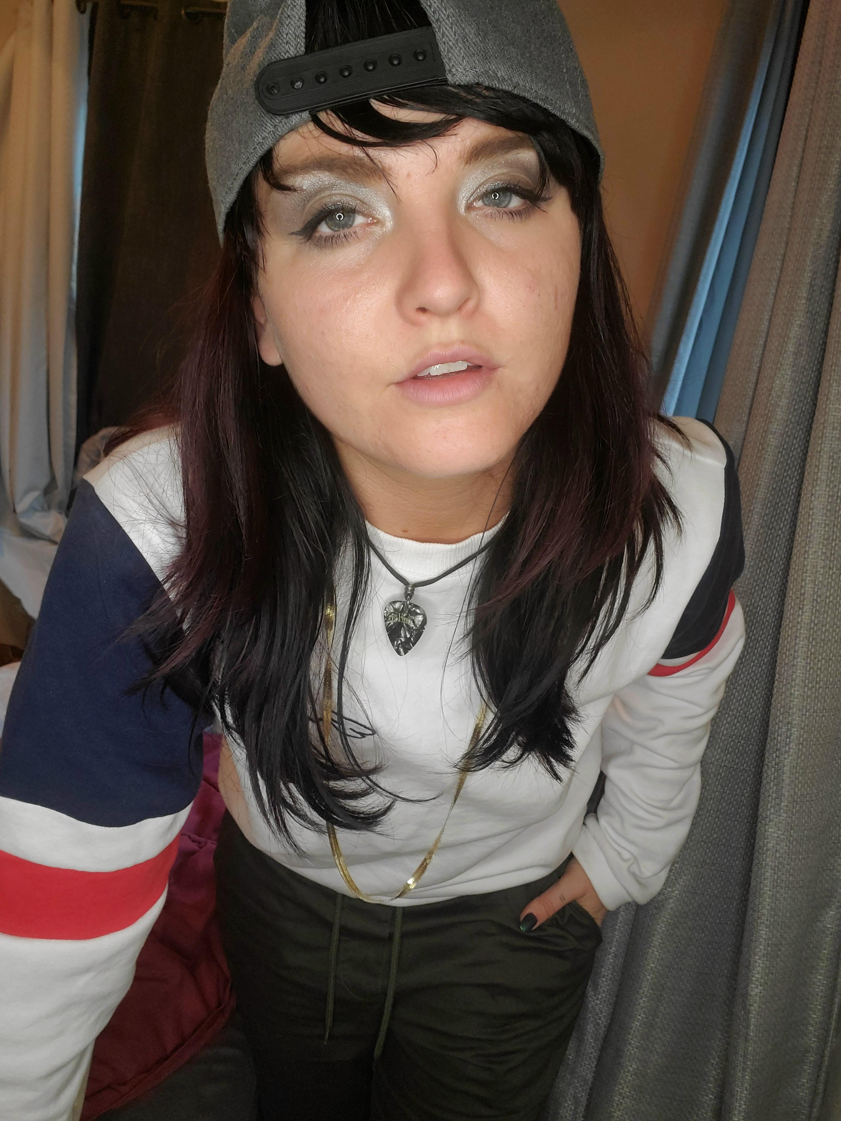 Blue eyes and hats backwards | Scrolller