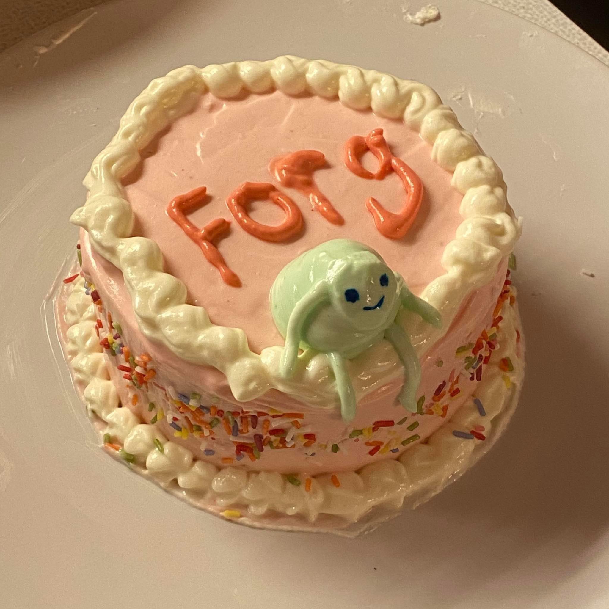 Blursed_cake | Scrolller