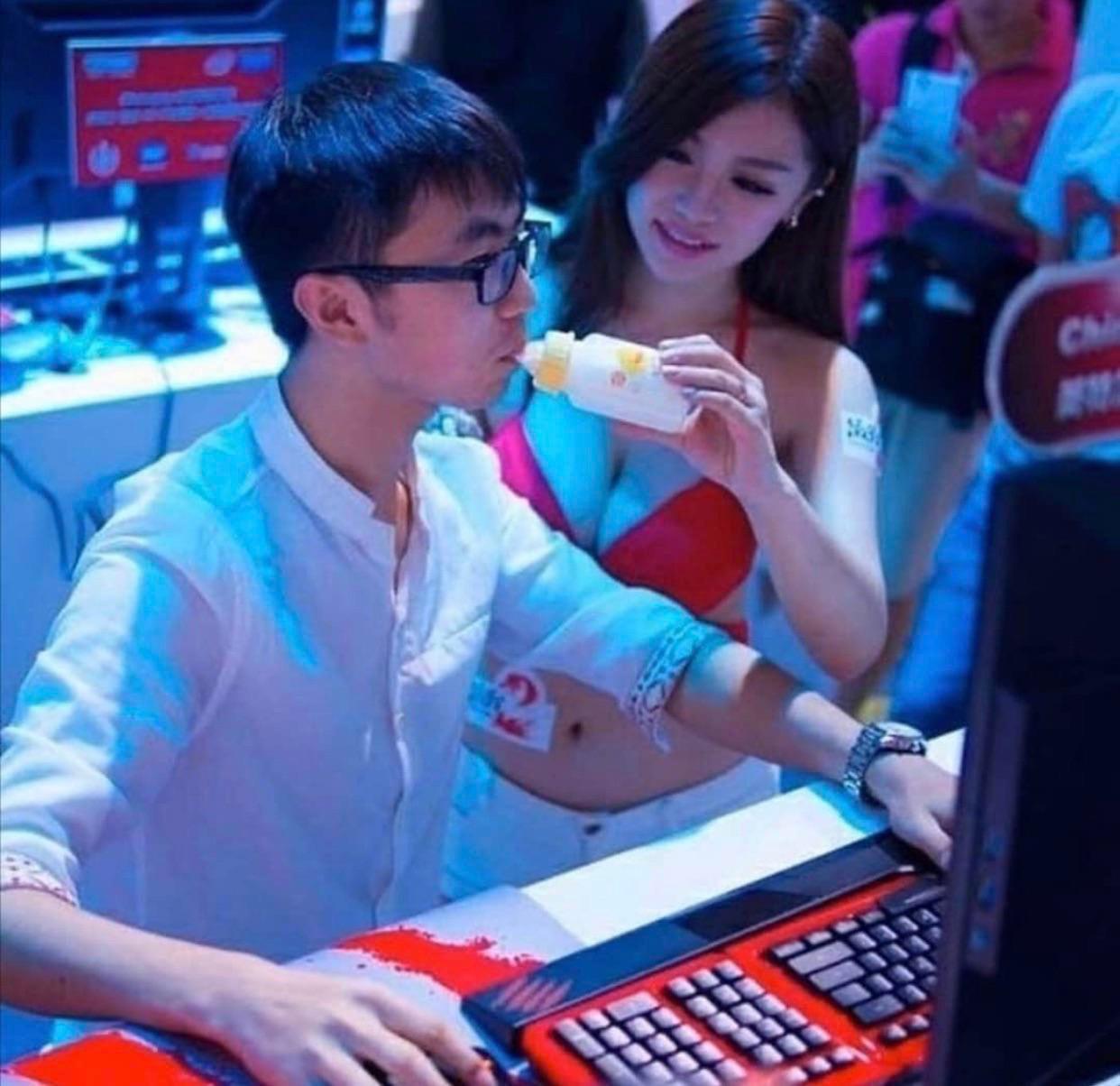 Blursed_Gamer | Scrolller