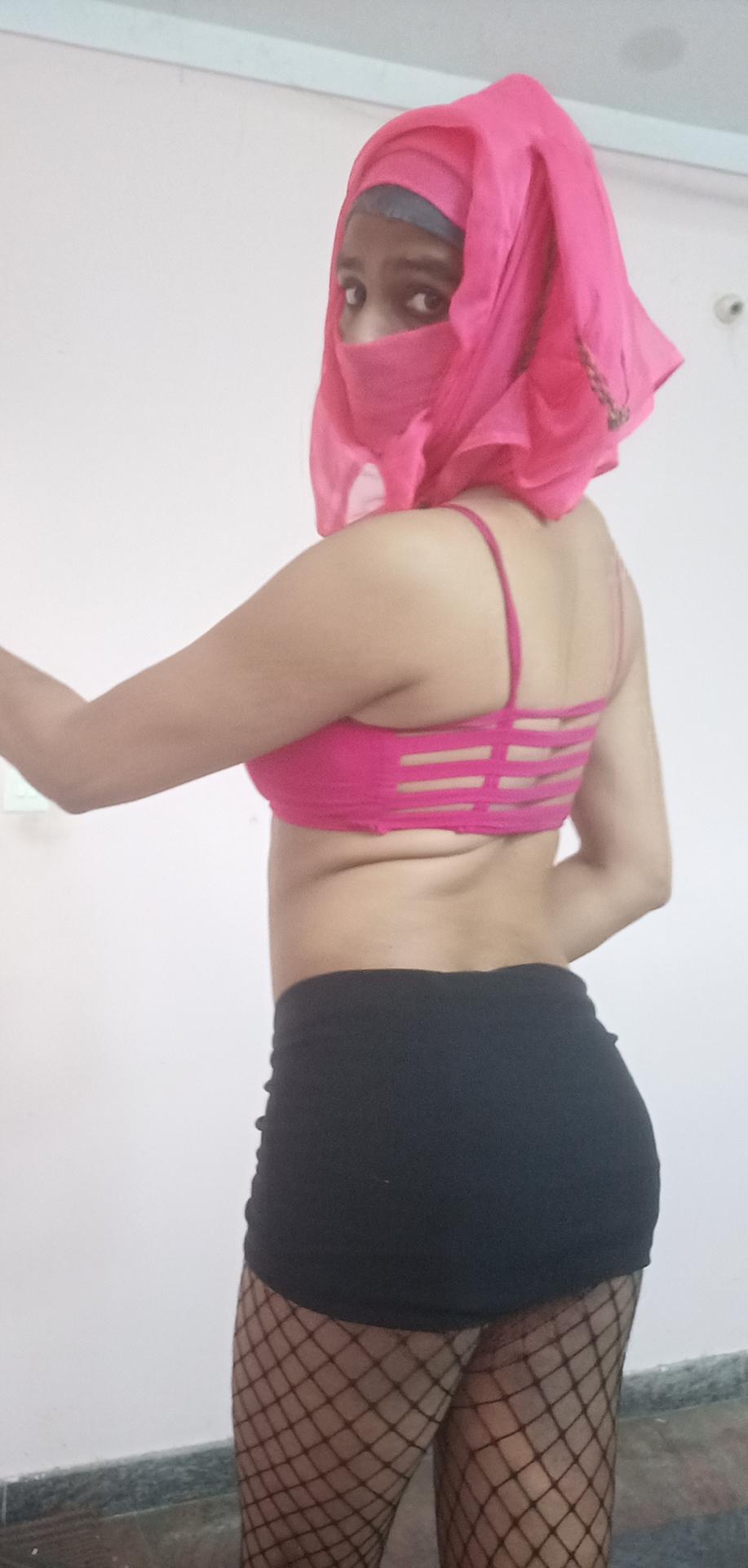 Tight hijabi slut 😉 | Scrolller