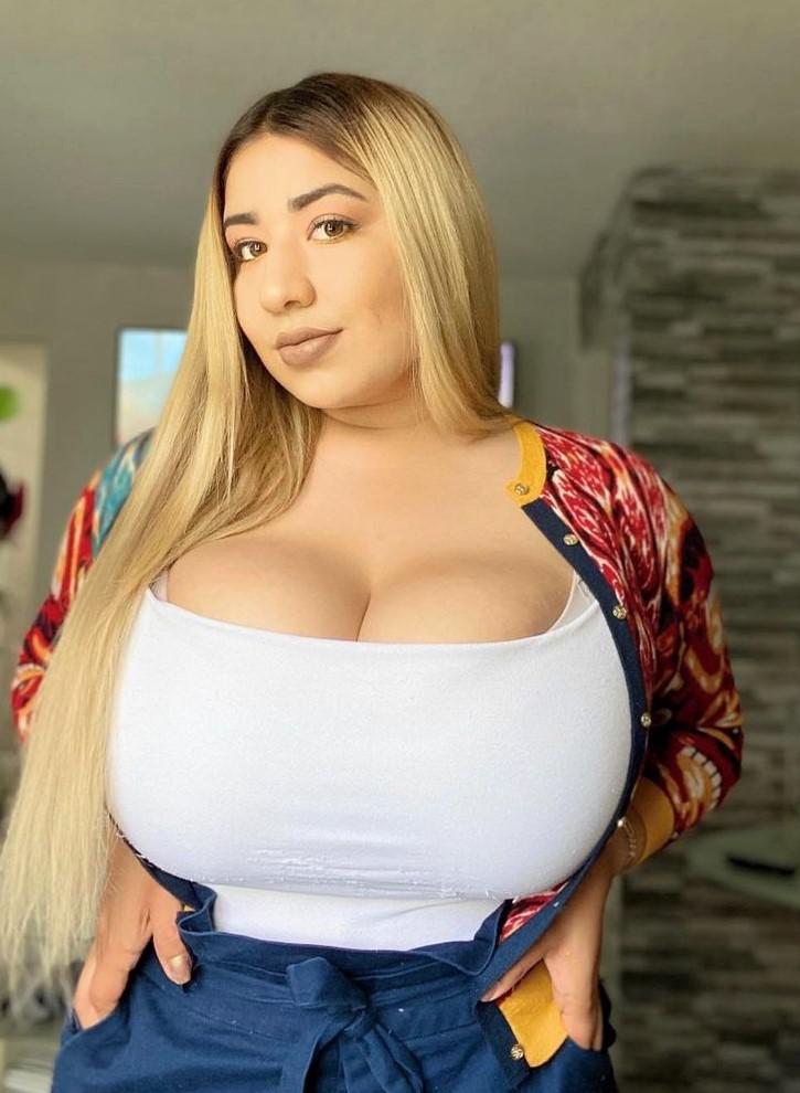 Bombshells | Scrolller