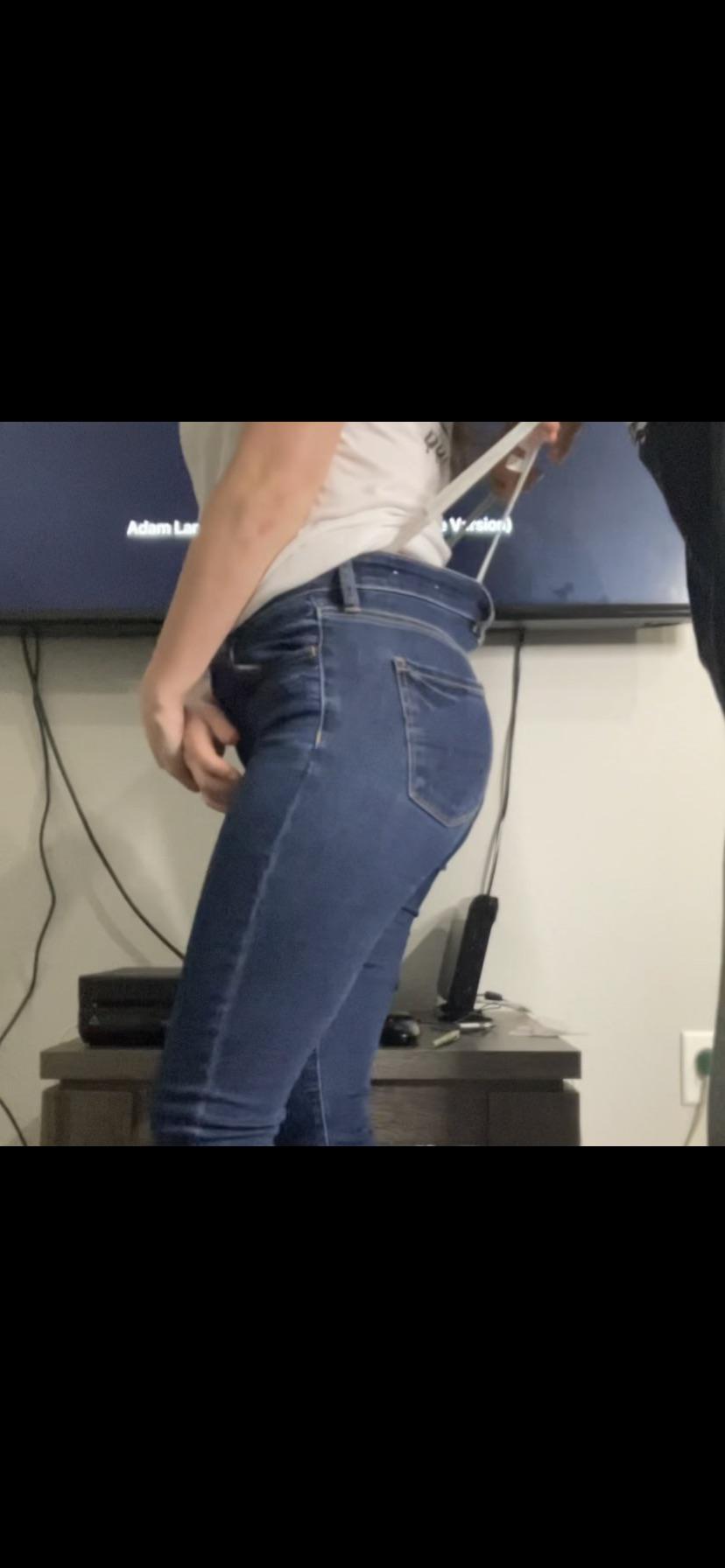 Bonnie Gets A Thong Wedgie In Tight Jeans🤪 Scrolller