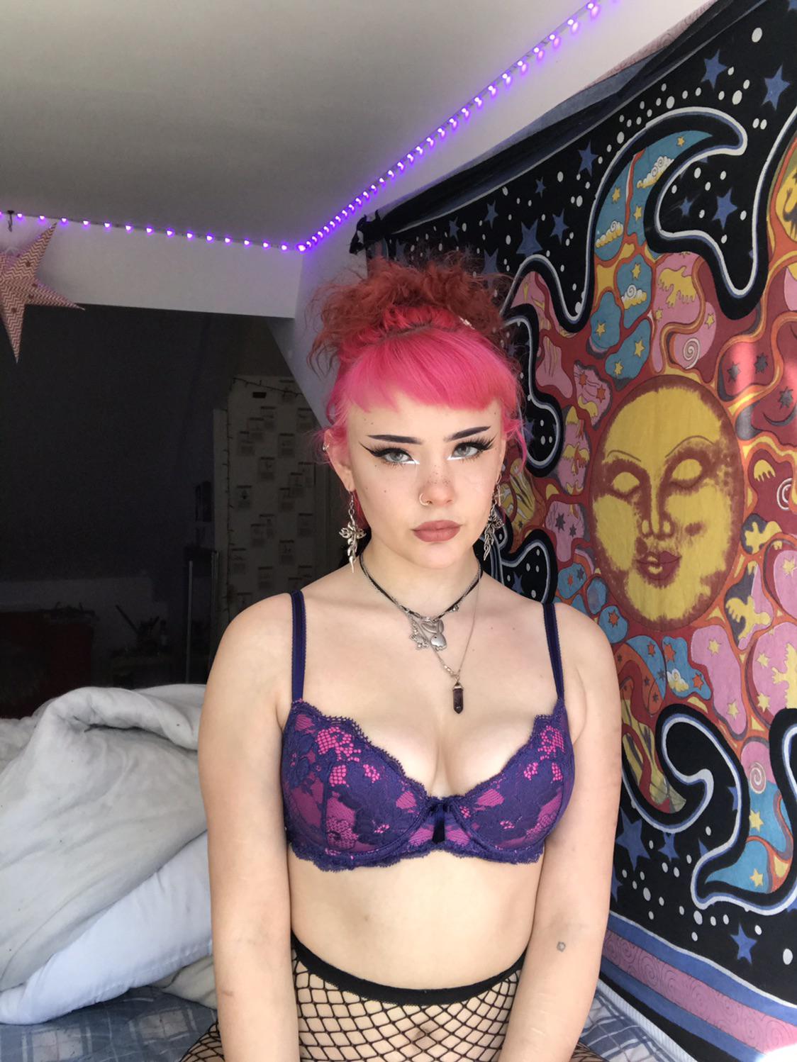 Boobies !!!! | Scrolller