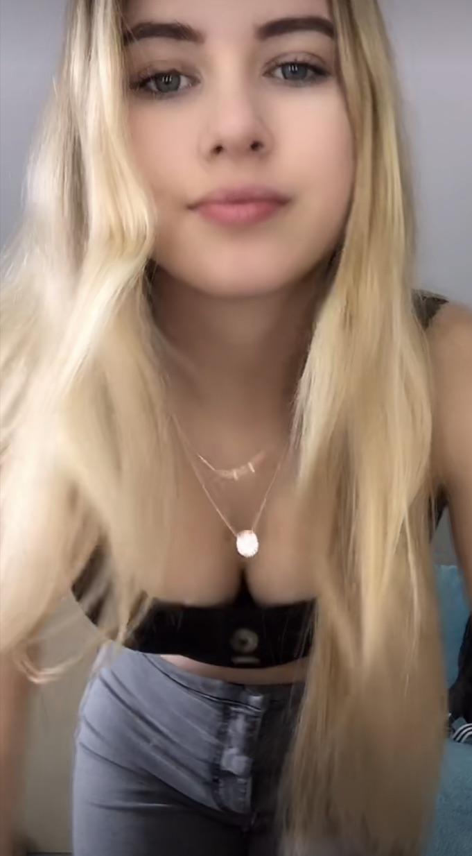 Boobs Scrolller
