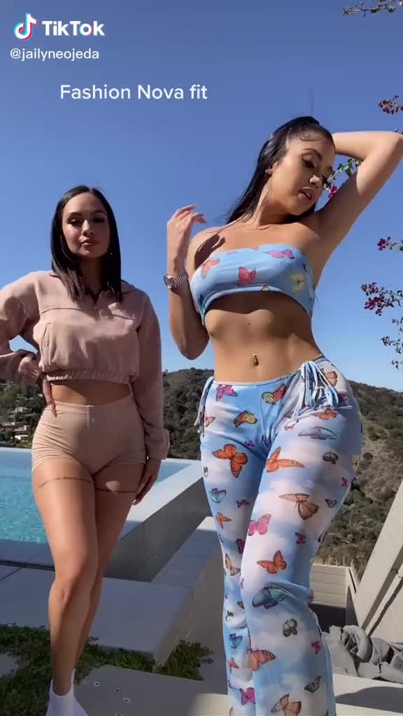 Booty Shake | Scrolller