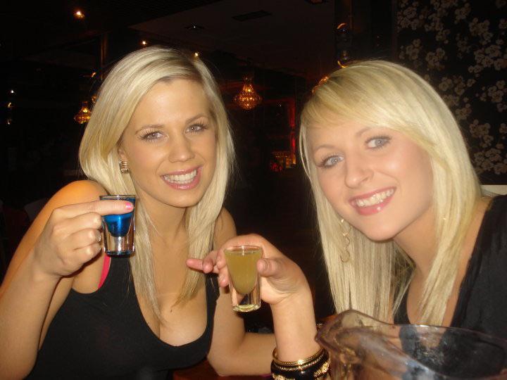 Bottoms up | Scrolller