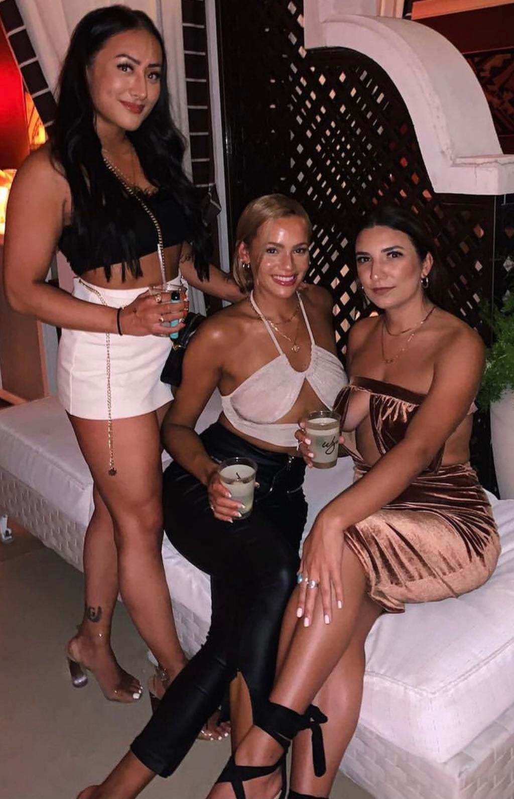 Bottoms up bitches | Scrolller