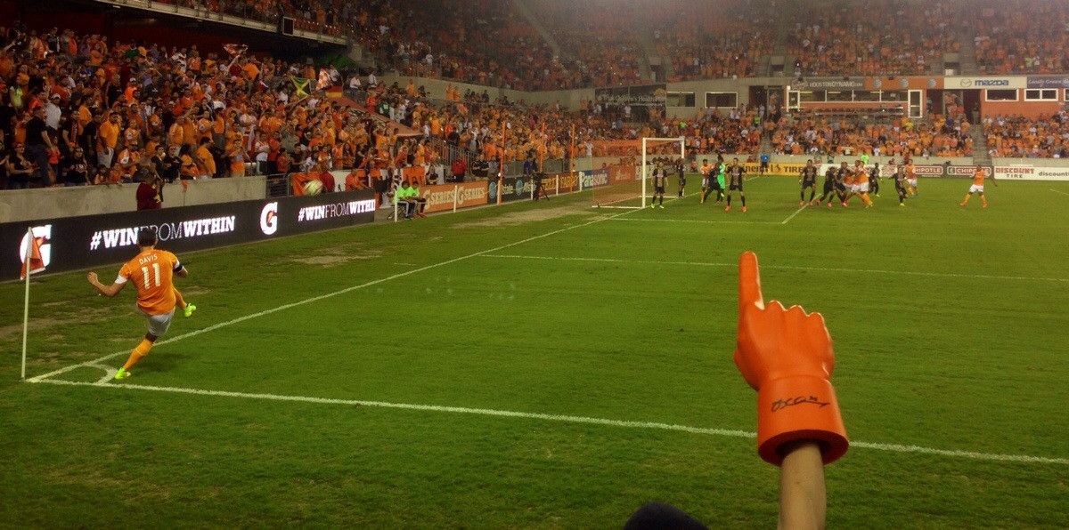 Brad Davis Corner Kick | Scrolller