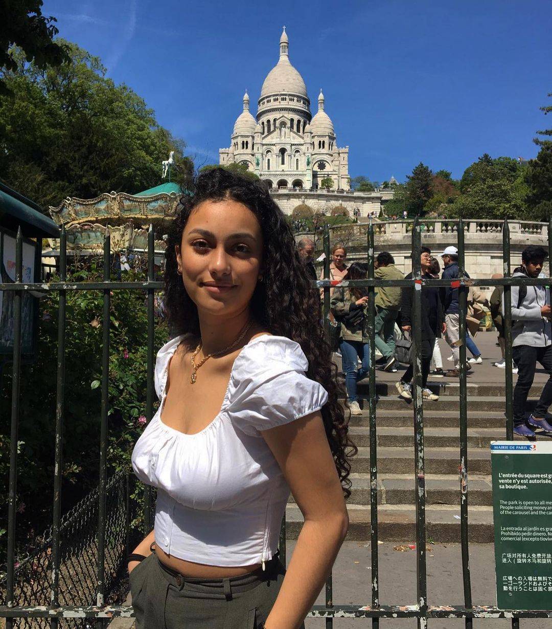 Braless in Paris | Scrolller