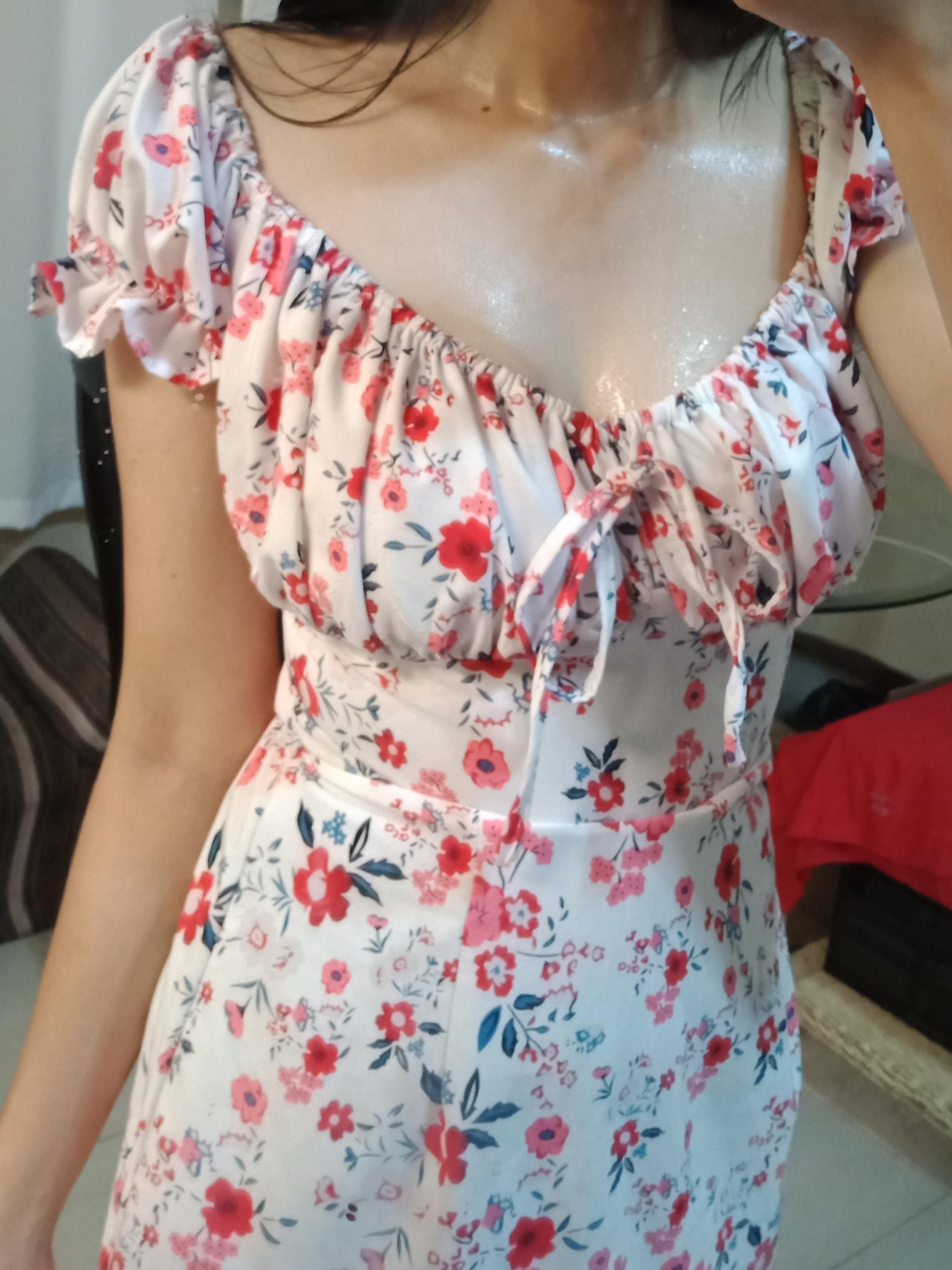 Braless in this heat | Scrolller