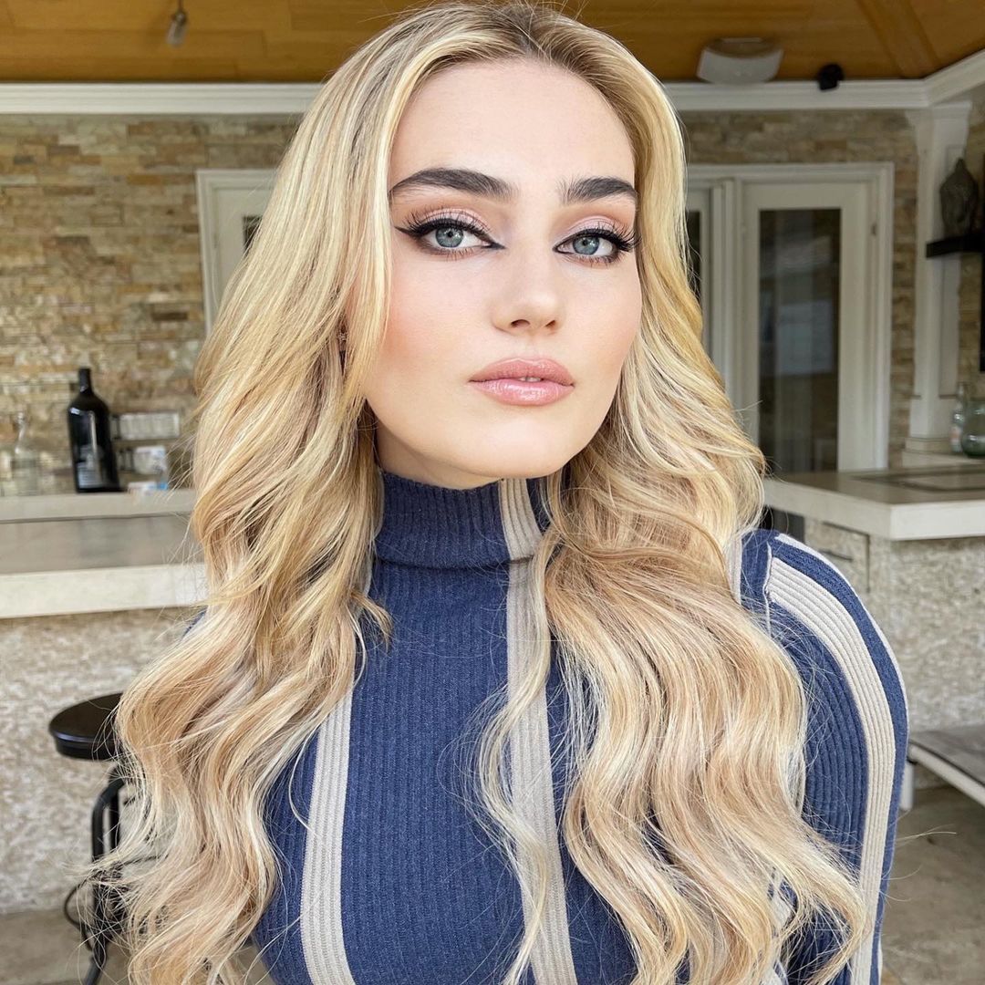 Breathtaking (New Glam Session) | Scrolller