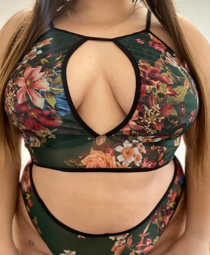 I love my new lingerie set | Scrolller