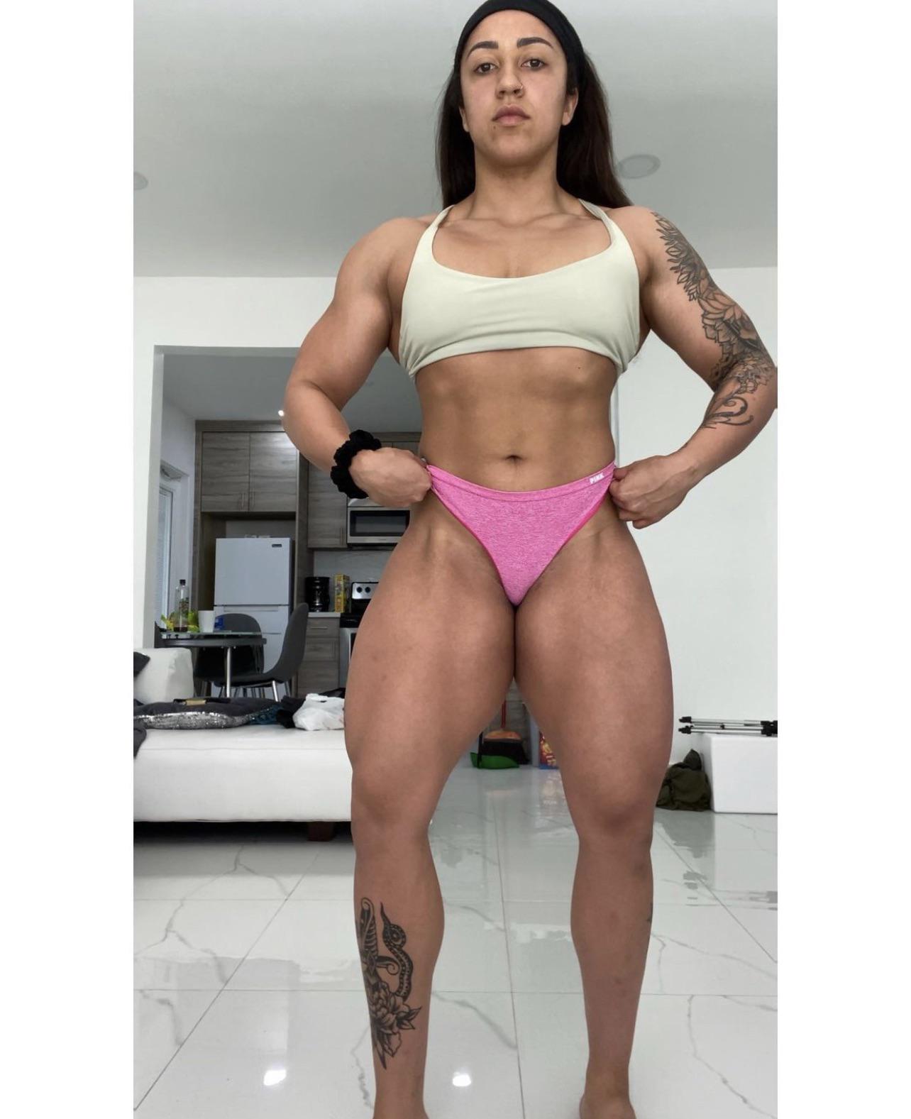 Brianny Terry. World Record Holding Powerlifter | Scrolller