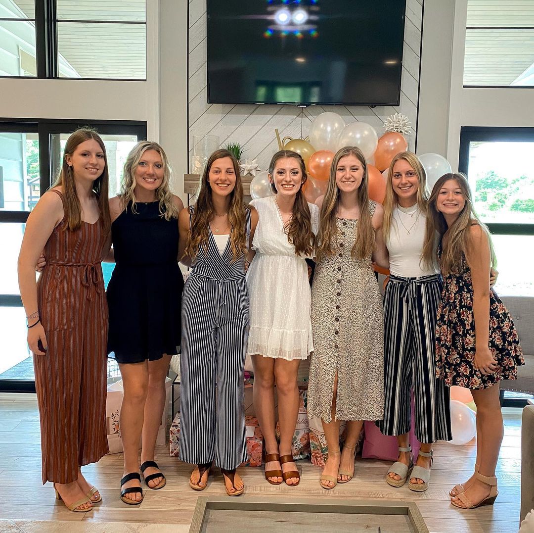 Bridal shower | Scrolller