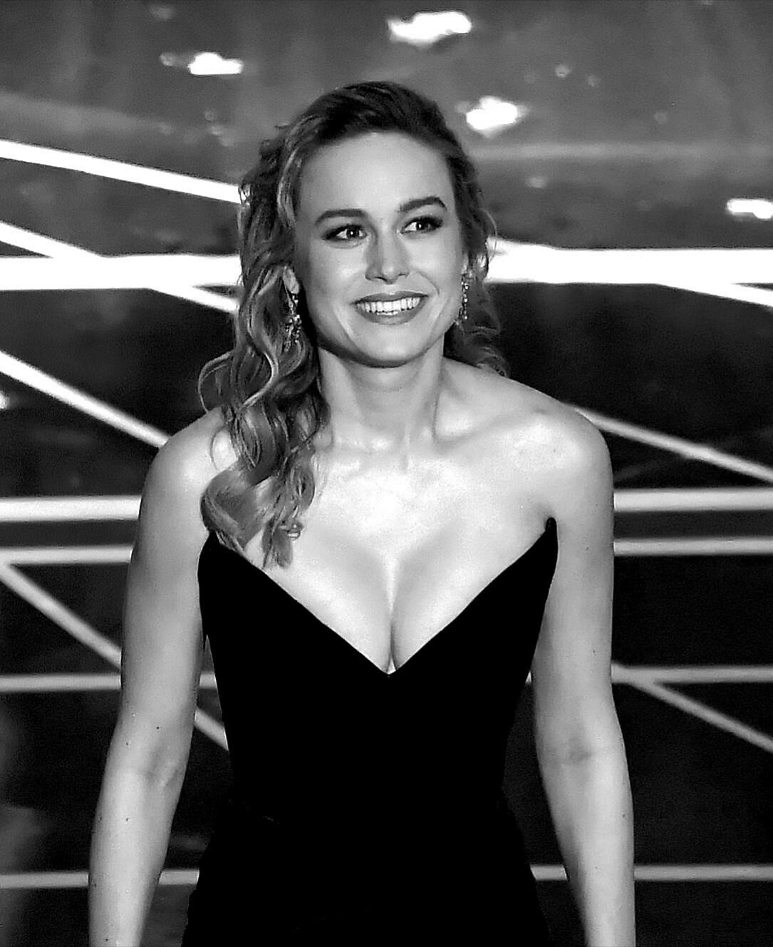 Brie Larson looks absolutely stunning. | Scrolller