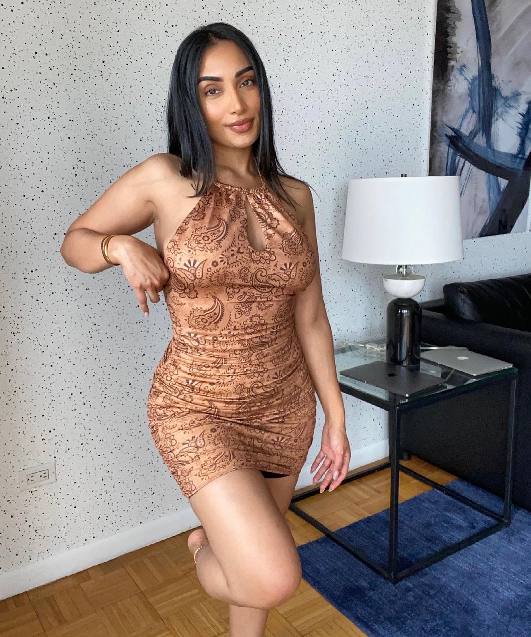 British Indian Beauty | Scrolller