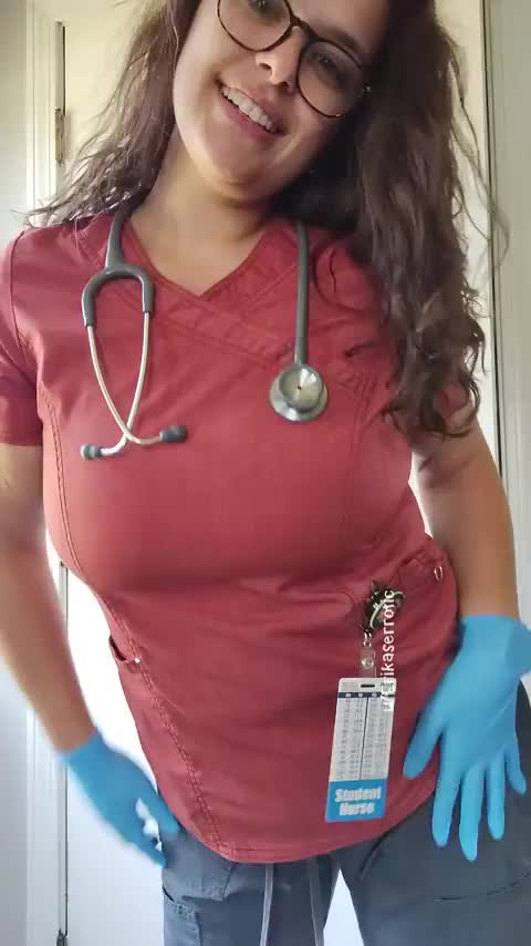 Browsing nsfw reddit on these slow Sunday shifts always gets me so worked up... | Scrolller