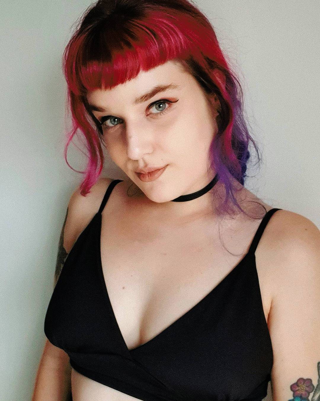 Bruna Penilhas(loading) | Scrolller