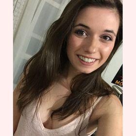 Brunette. (Iftr) | Scrolller