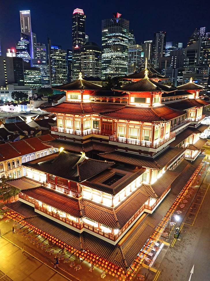 Buddha tooth relic temple in Singapore | Scrolller