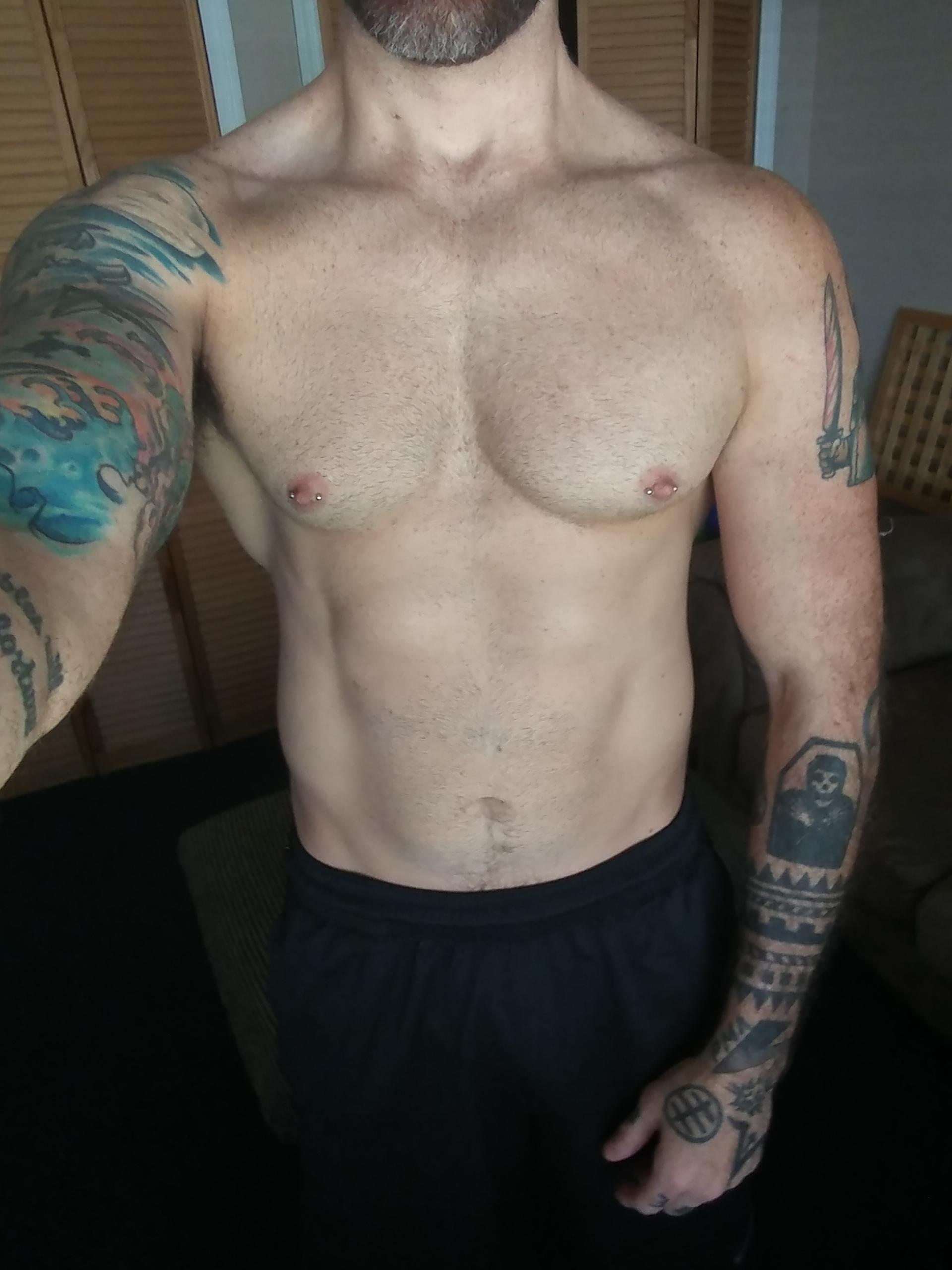 Bulk or Cut? Deleted other post, shaved body hair, better lighting. 38 yrs old, 5'10, 185 lbs ...