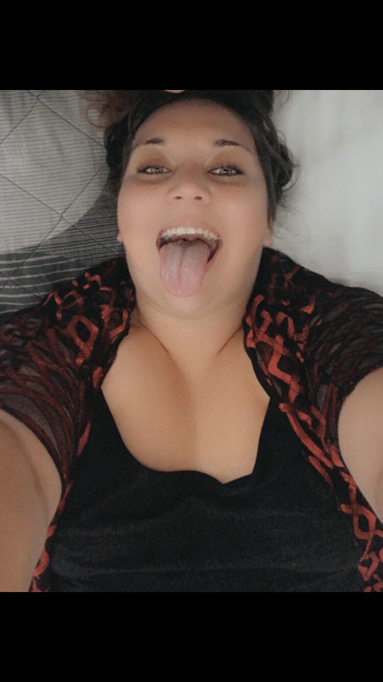 Bust your load right here daddy😜 | Scrolller