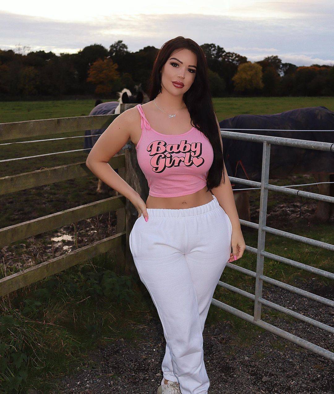 Busting out | Scrolller