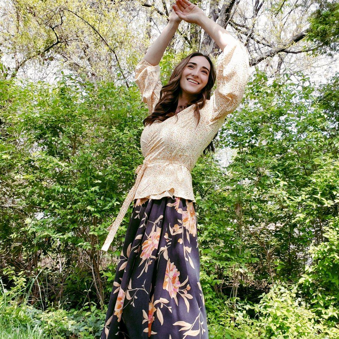 Busty Abigail Shapiro | Scrolller