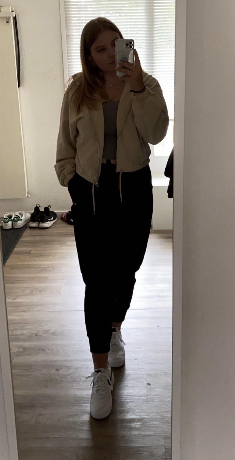 Busty Aline | Scrolller