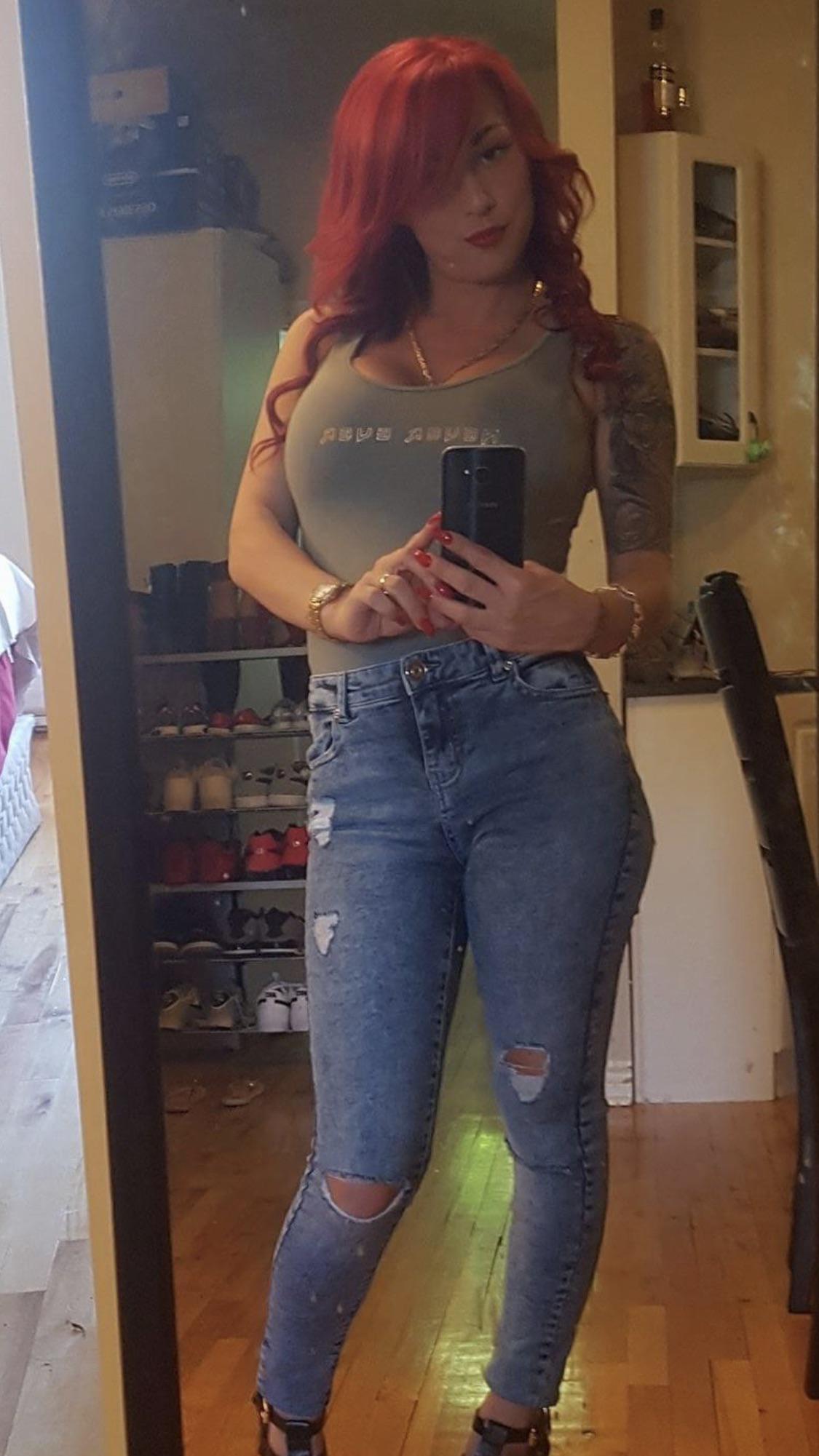 Busty Cousin 🤤 Scrolller
