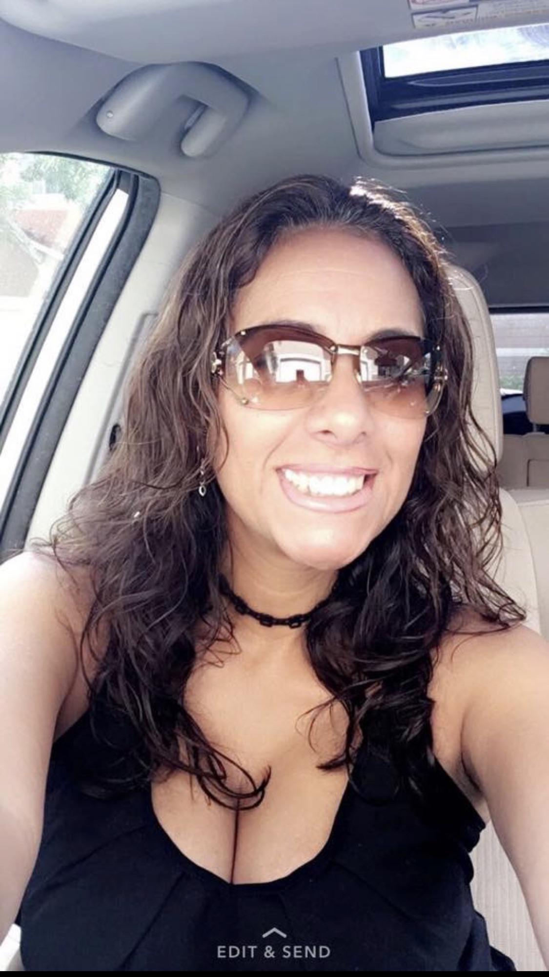 Busty Peruvian milf | Scrolller