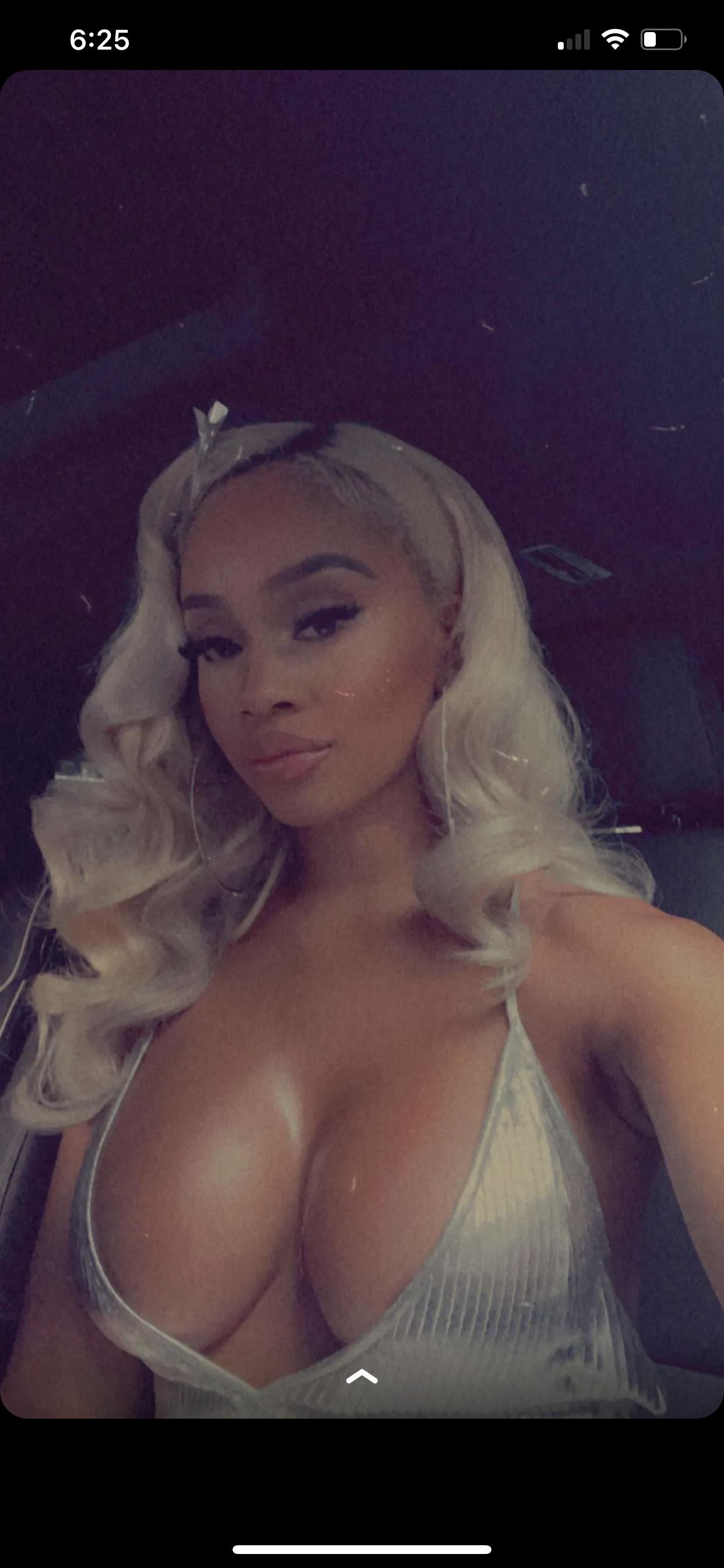 Busty VMA sweetie | Scrolller