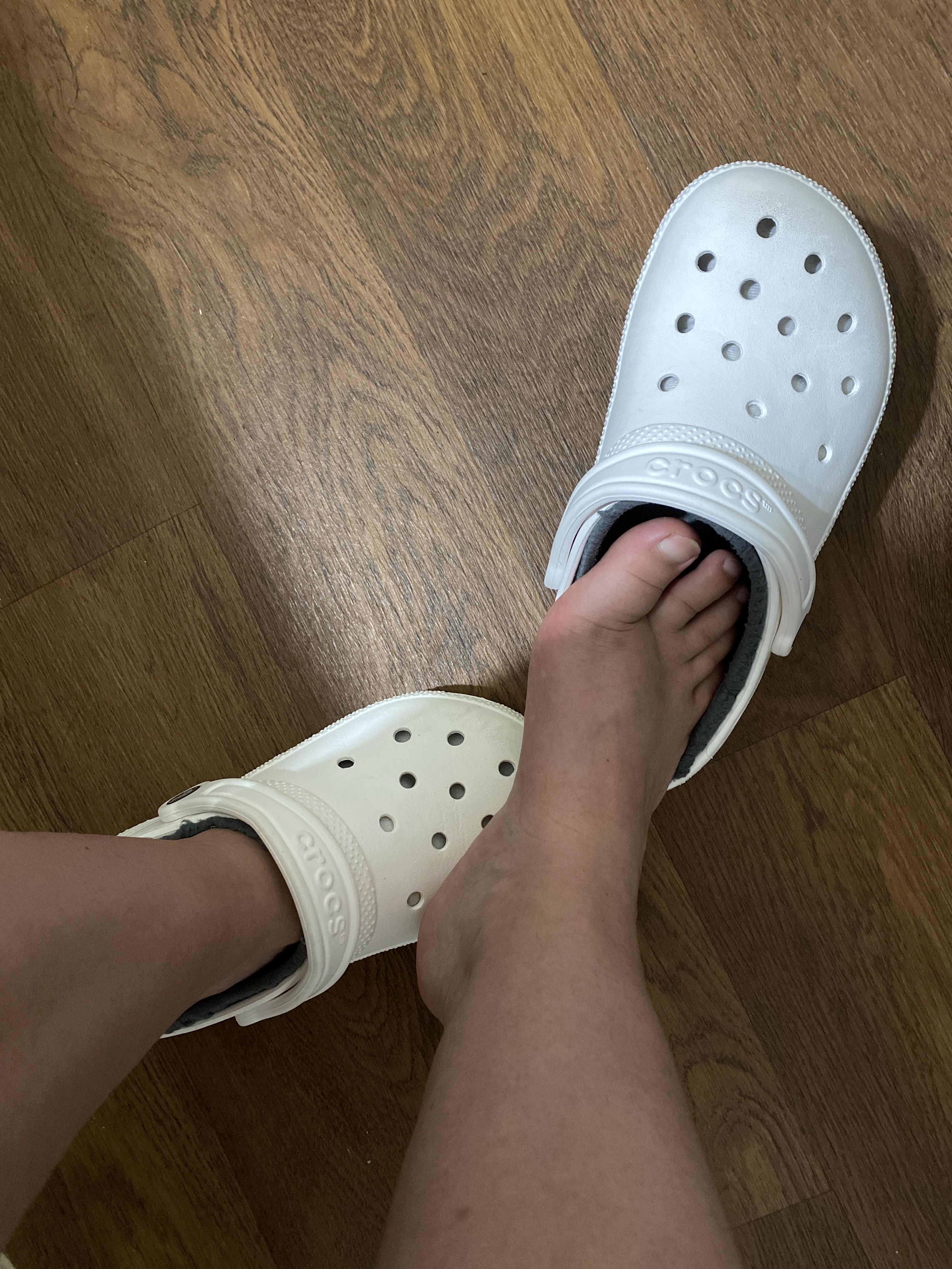 Buy my cute, fuzzy, white but SMELLY crocs 🥵 Message me 😘 | Scrolller