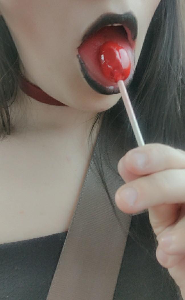 Call my baby lollipop | Scrolller