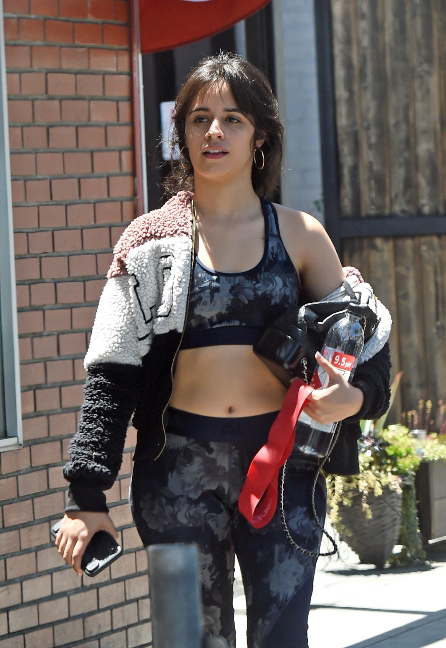 Camila Cabello Scrolller