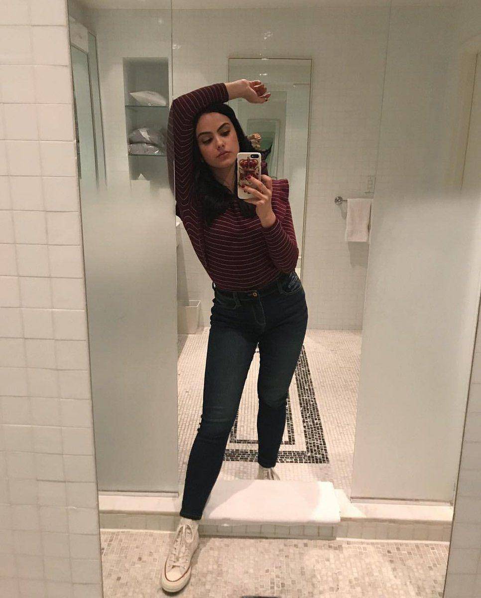 Camila Mendes in the bathroom | Scrolller