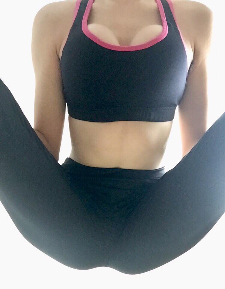 Who wants to help me stretch? | Scrolller