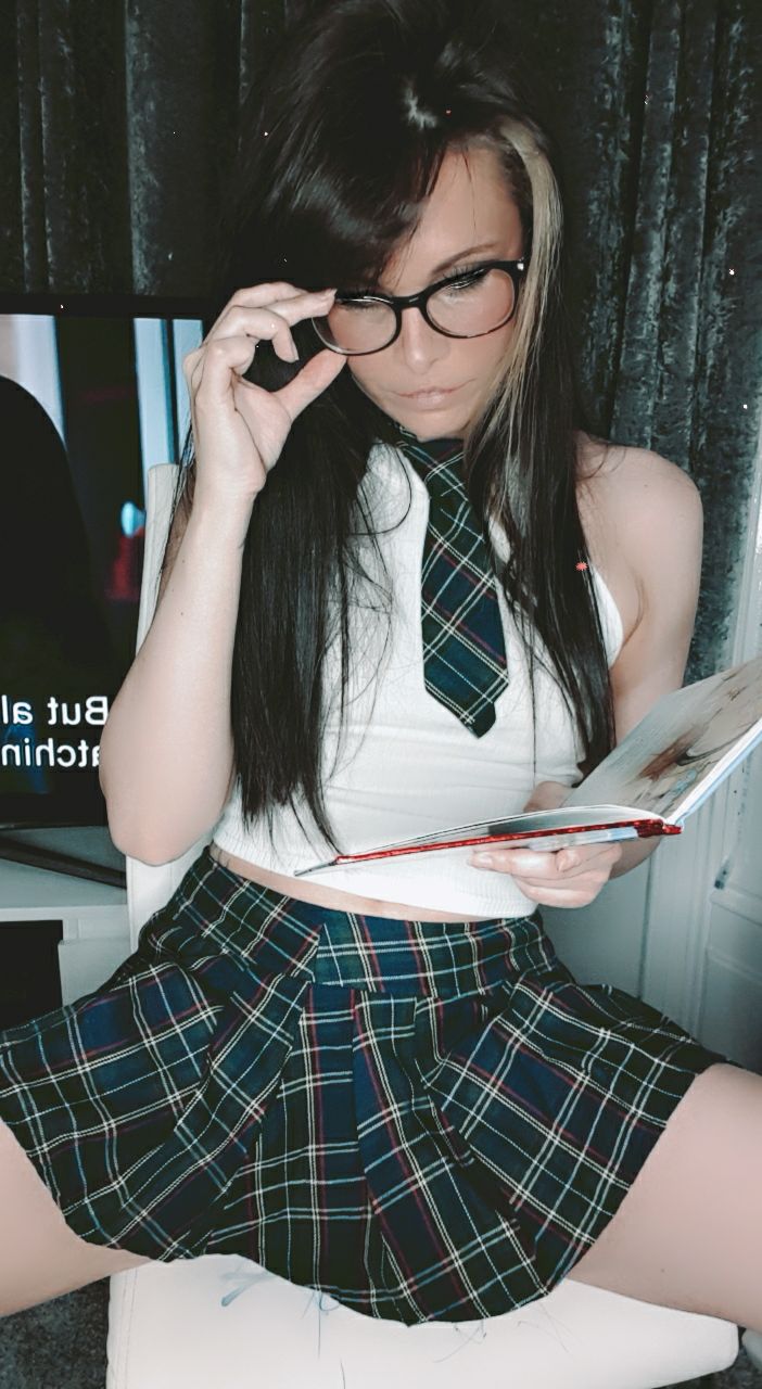 Can I ready you a bedtime story? | Scrolller