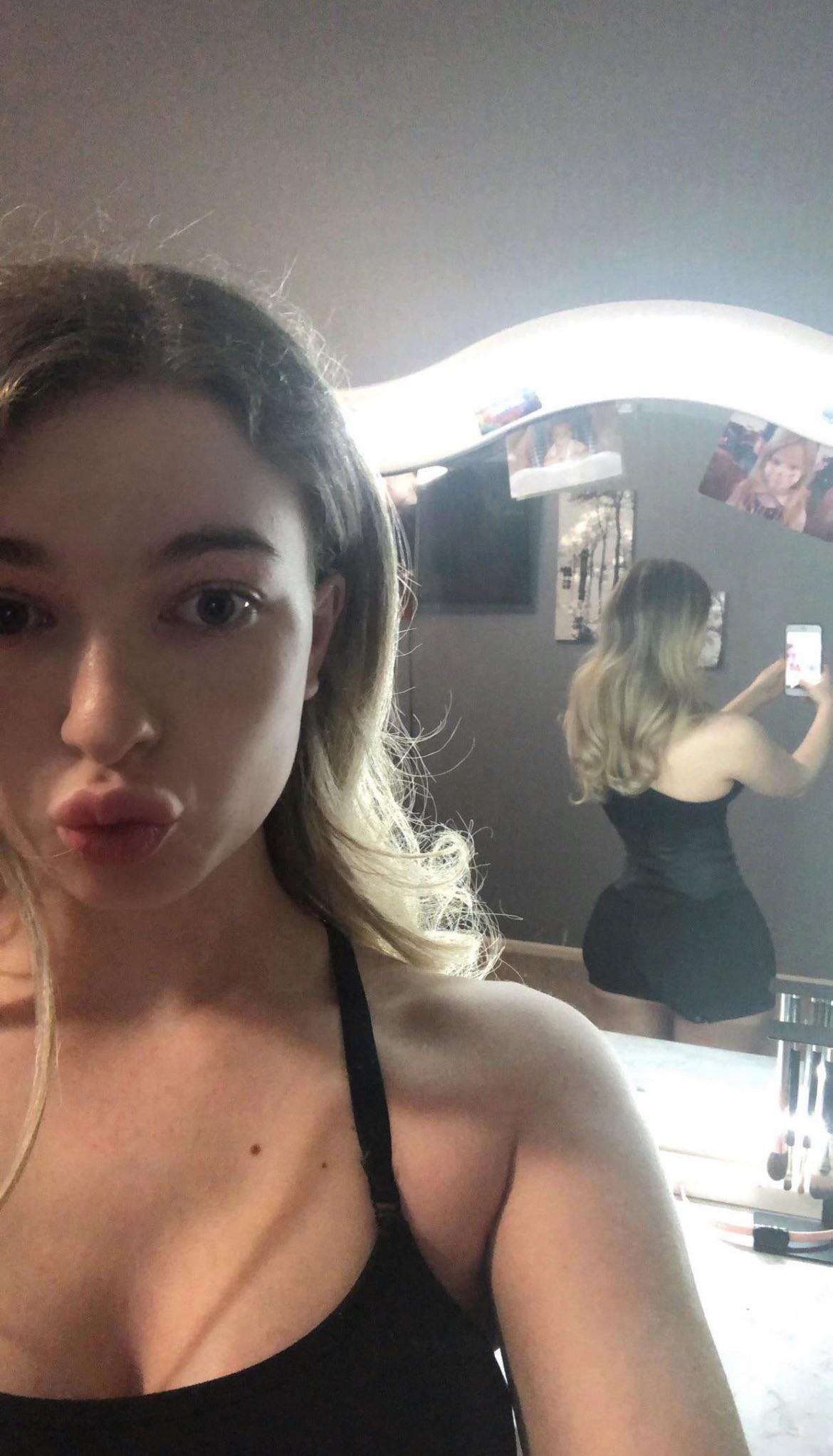 Can I Send You Selfies 🥺 Scrolller