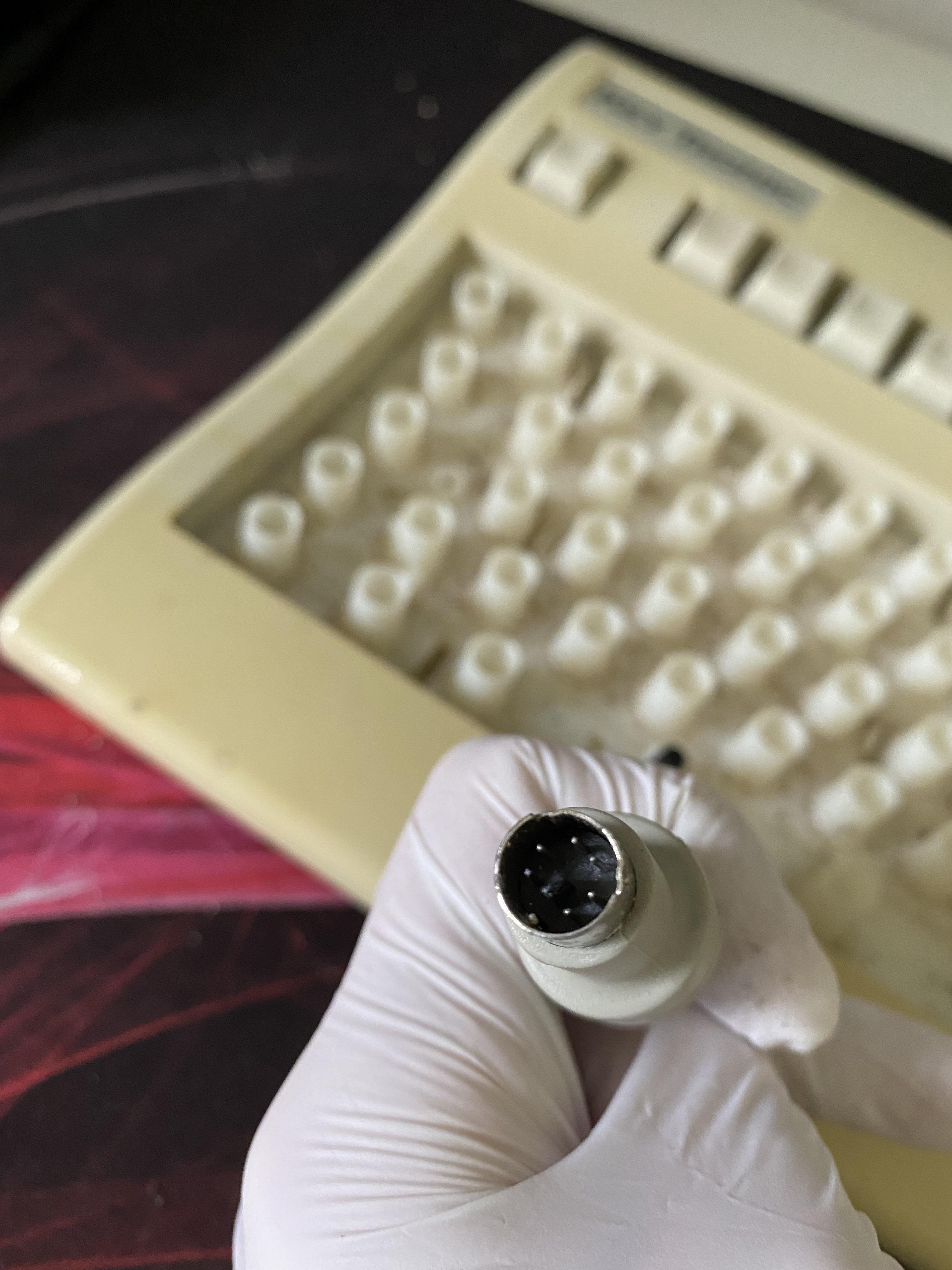 Can i somehow turn this into a USB connector? | Scrolller