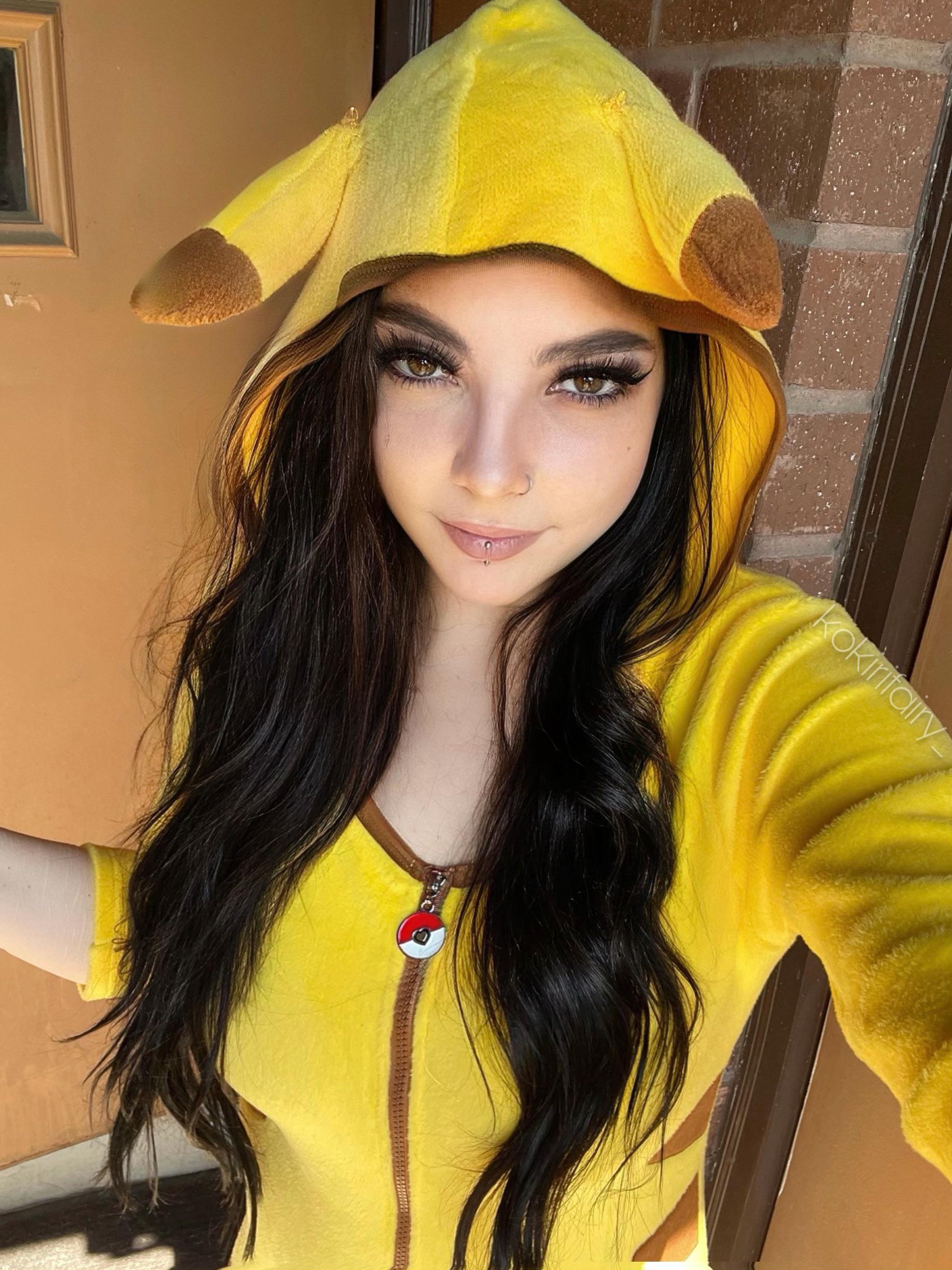 Can I suck on your poke balls? | Scrolller