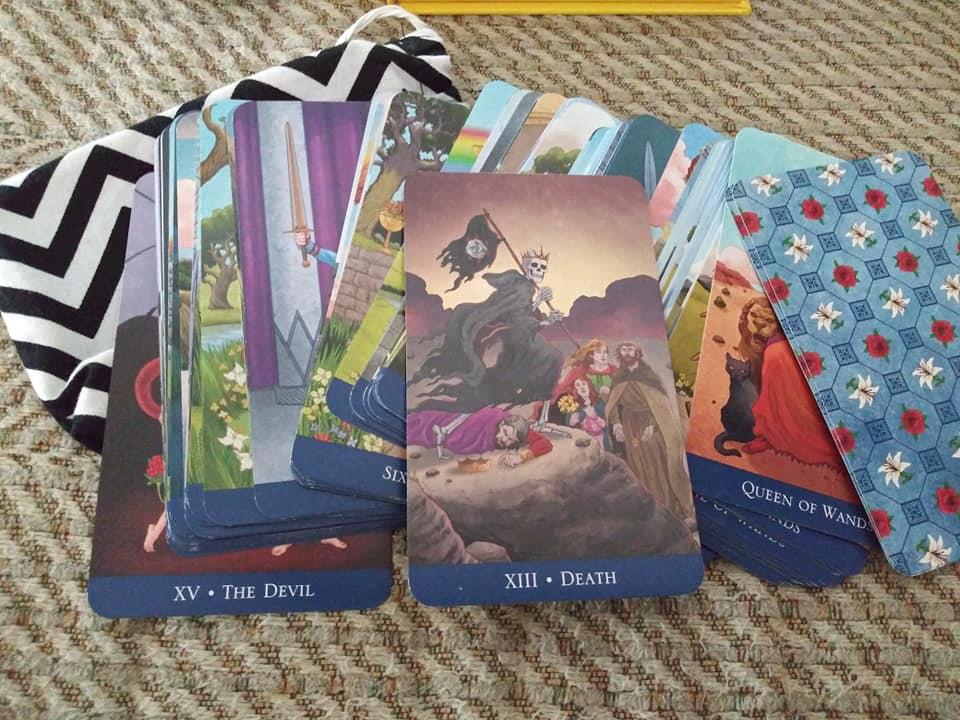 Can someone PlEAse help me ID this deck?! | Scrolller