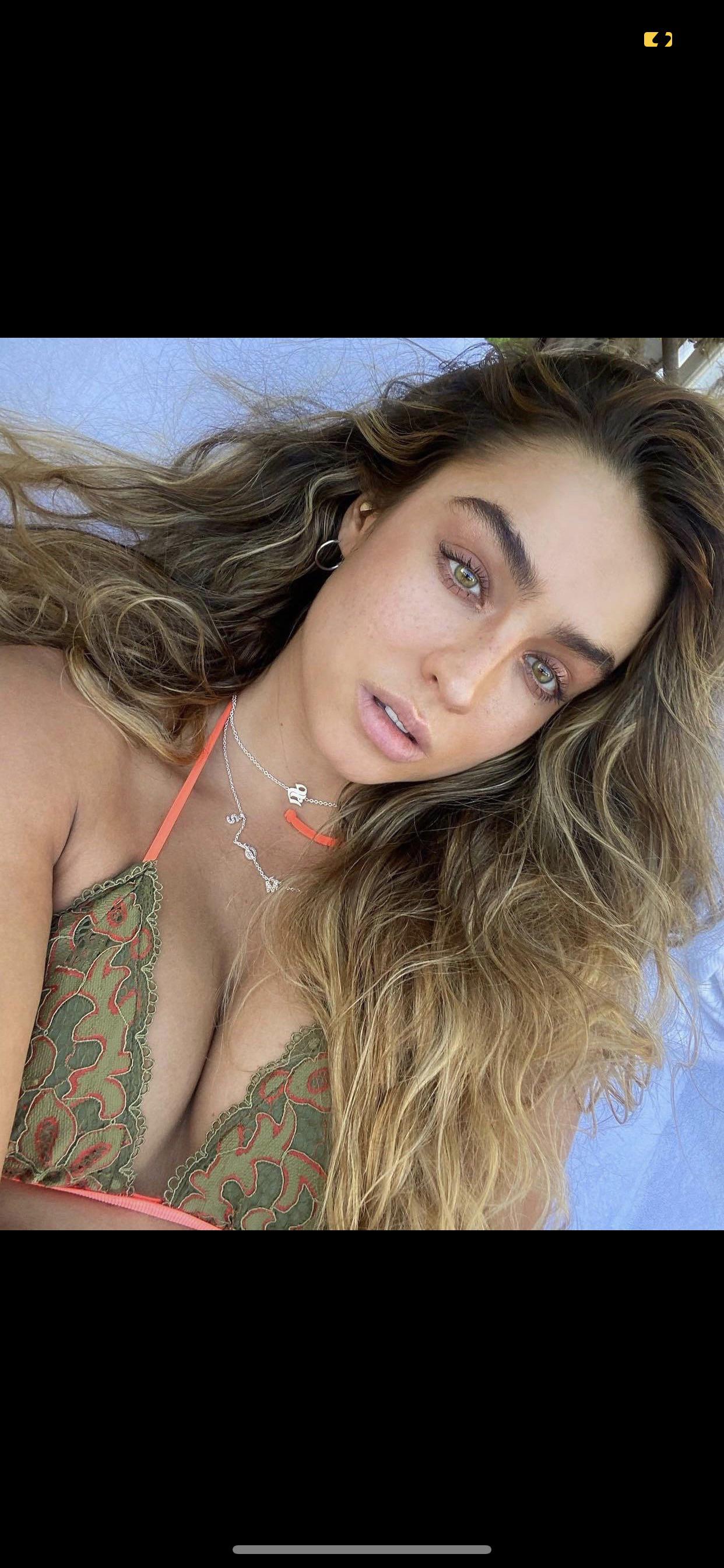 Can someone roleplay as her plz | Scrolller