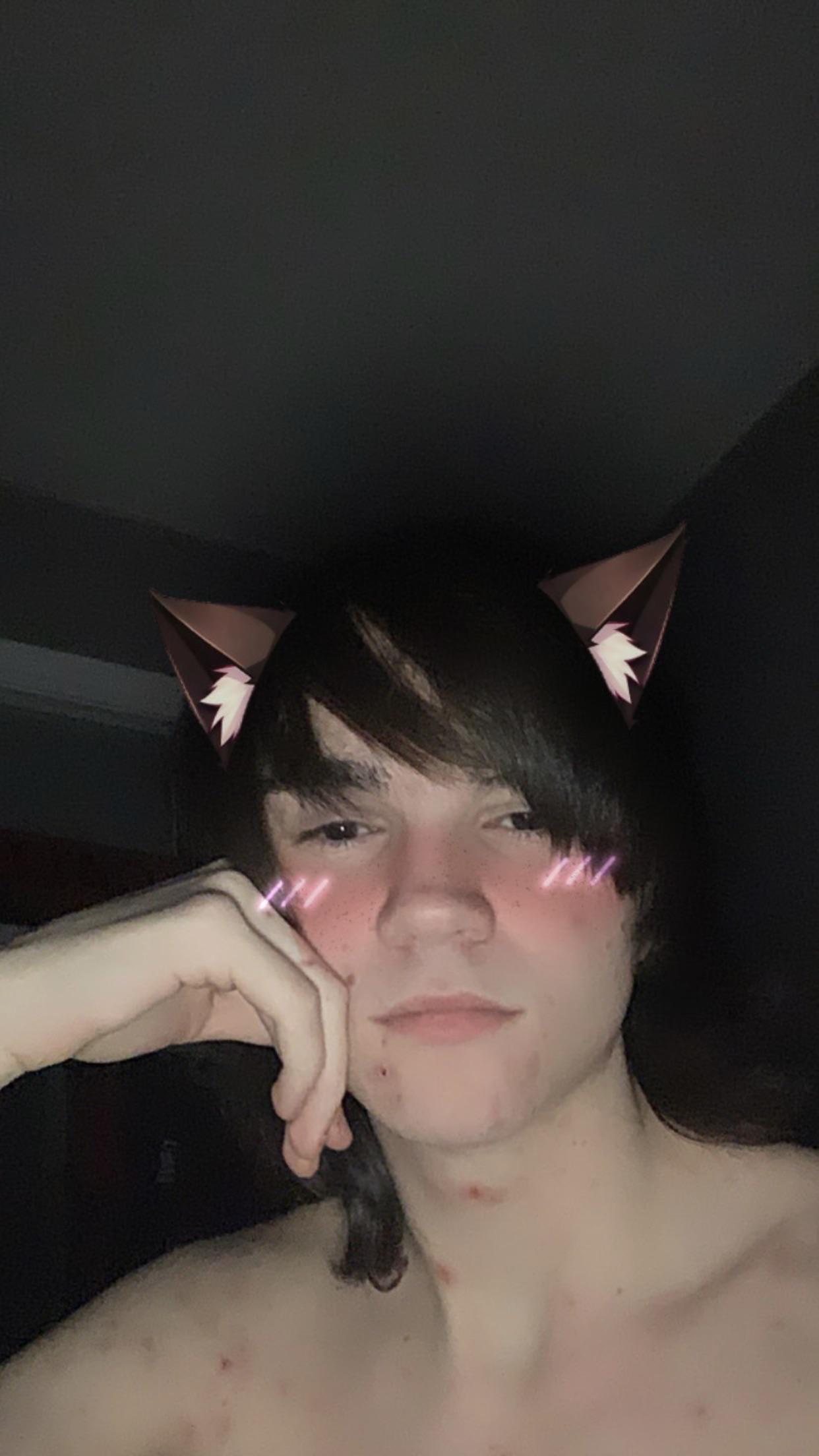 can someone tell my bf he looks good as a catboy | Scrolller