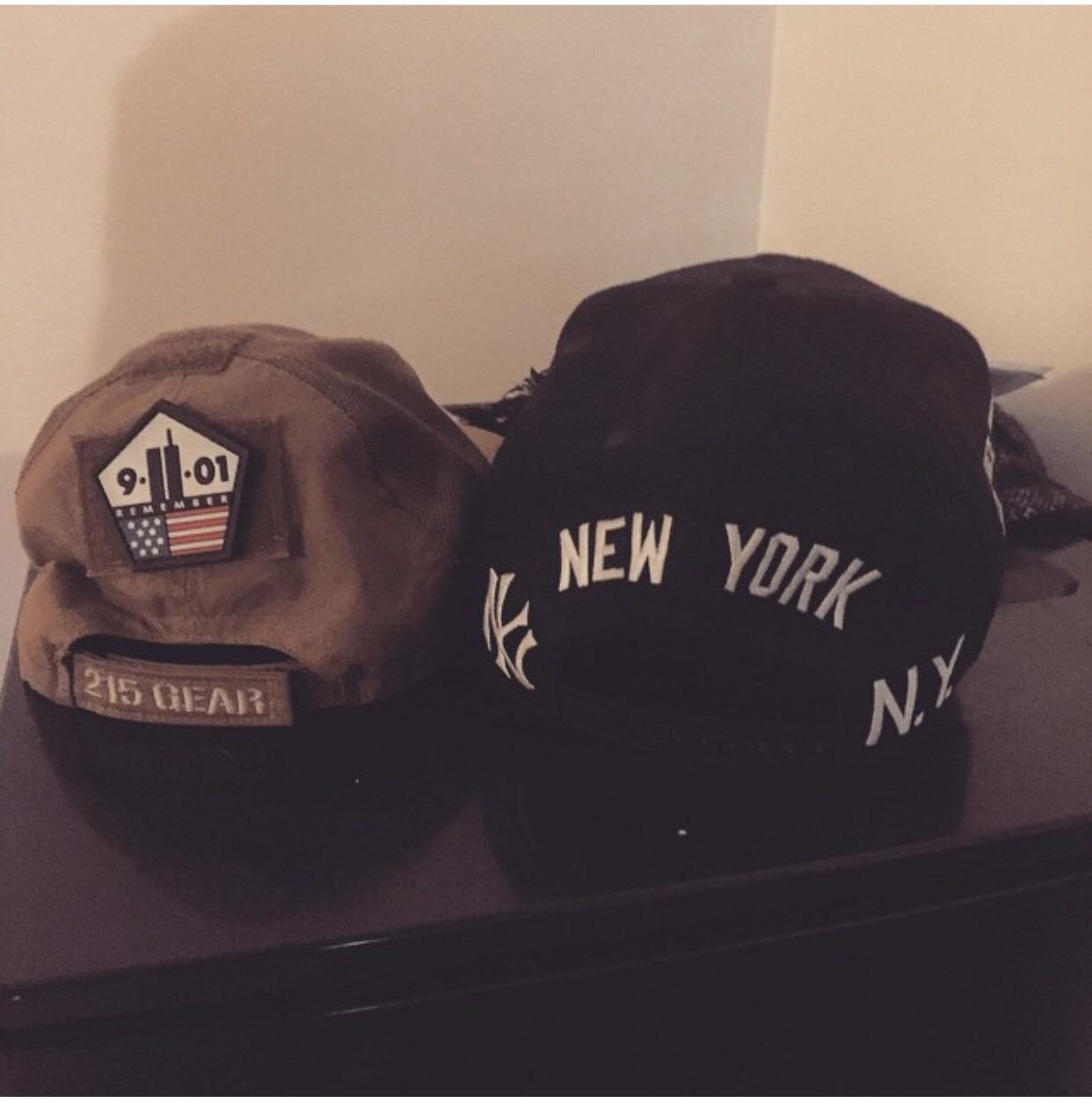 Can’t find the Yankees SnapBack from this pic. Any idea where I can ... Can’t find the Yankees SnapBack from this pic. Any idea where I can ...