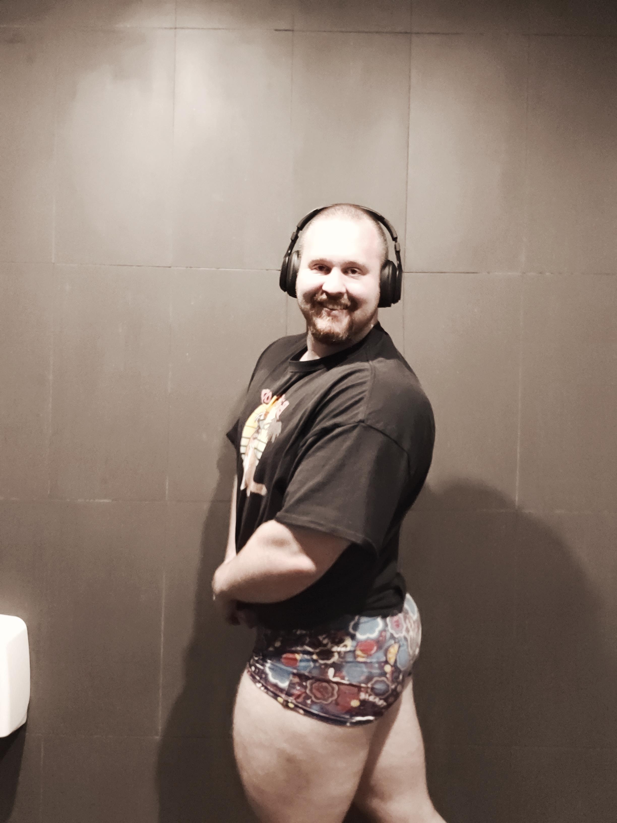 Can you guess why they call me Squats McDuff | Scrolller