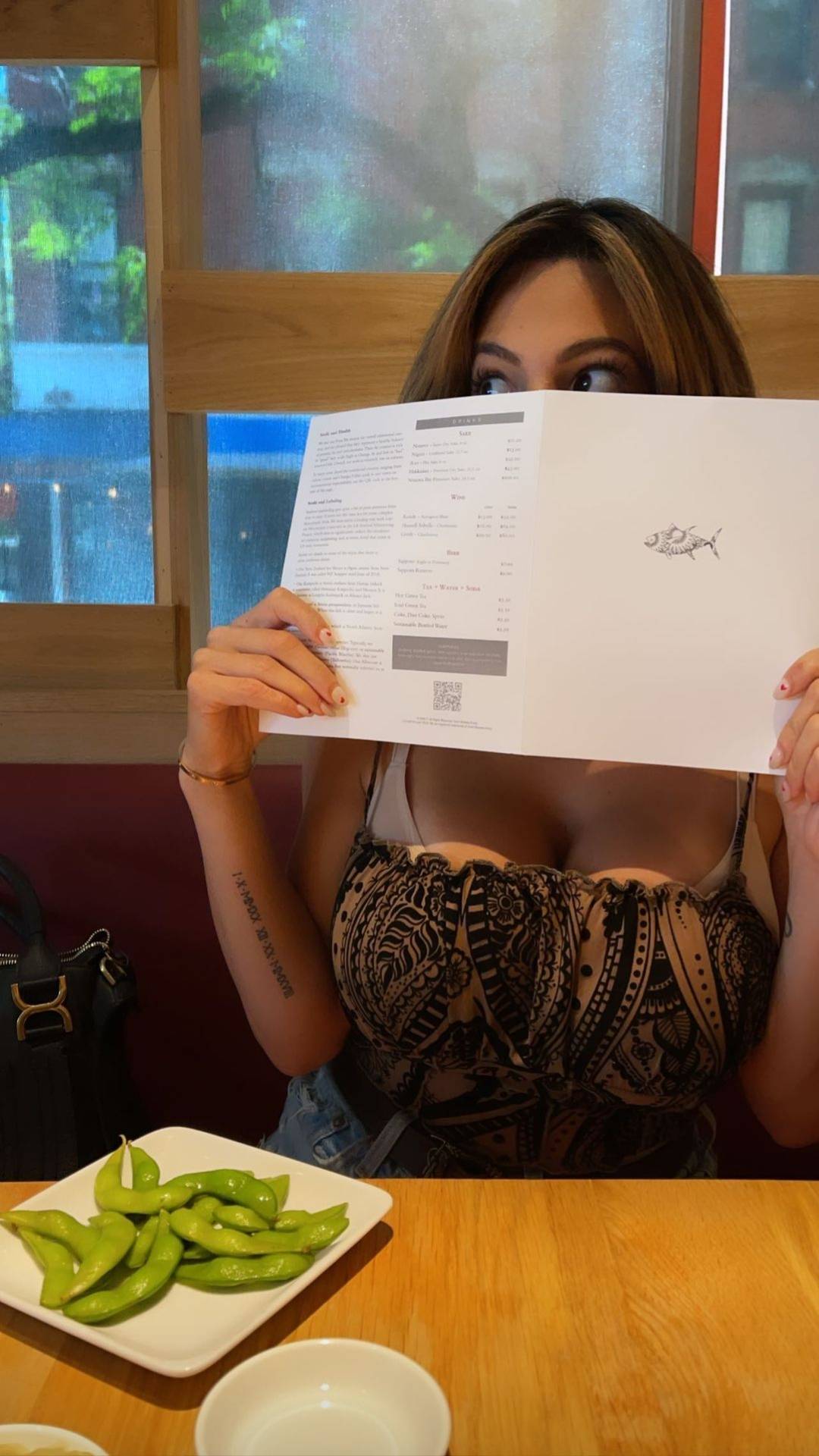 Can't hide em behind a menu | Scrolller