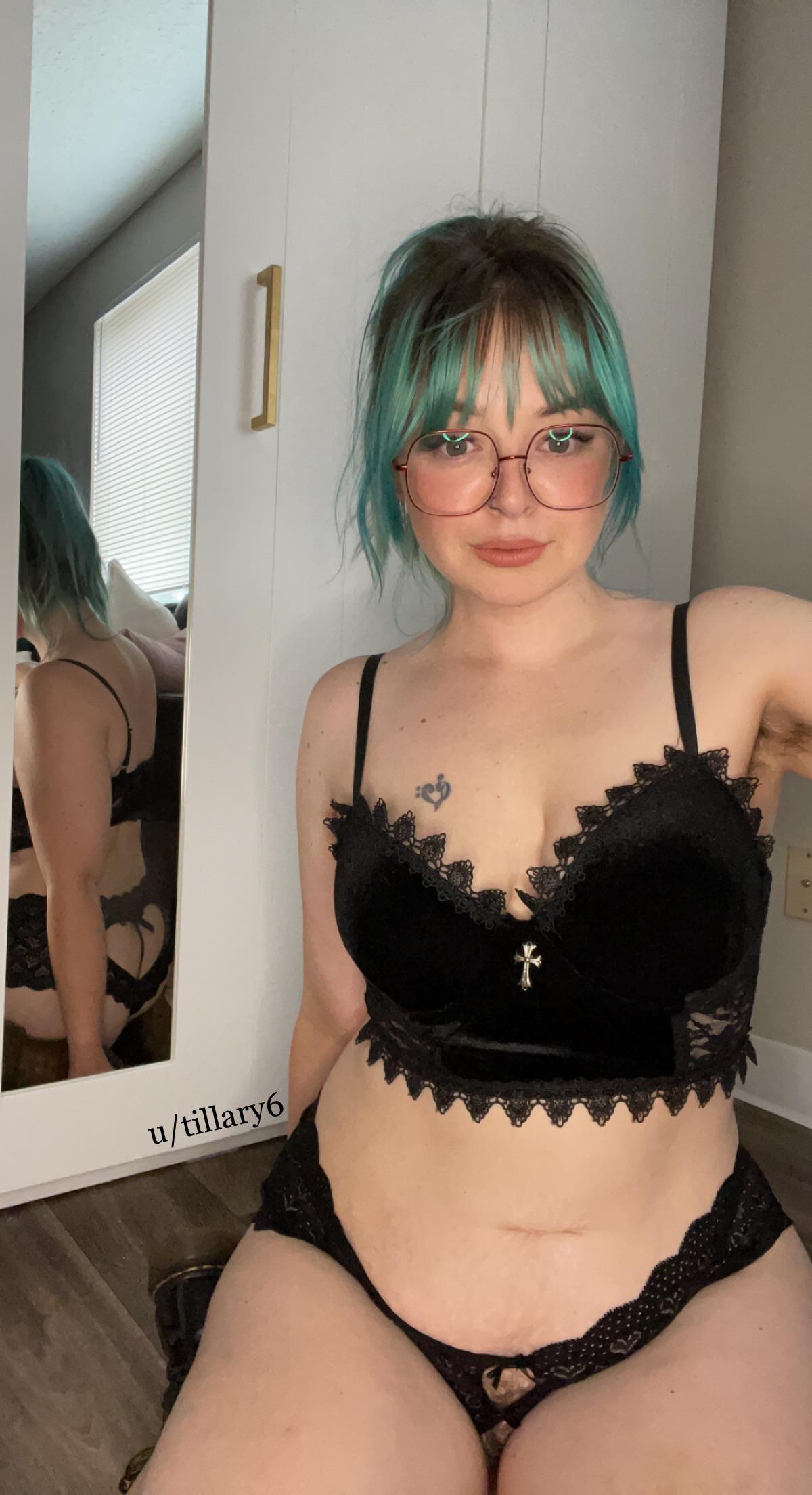 caption this one for me? 🖤 | Scrolller