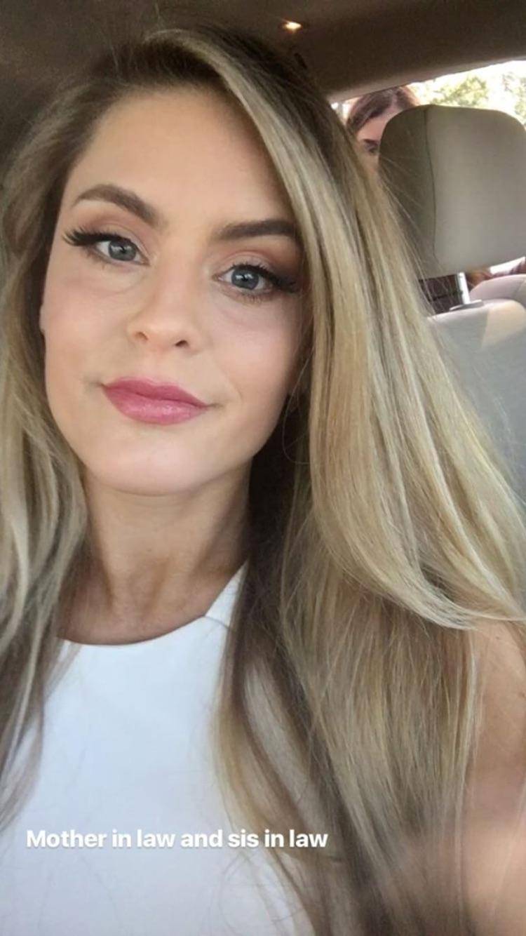 Car selfie | Scrolller